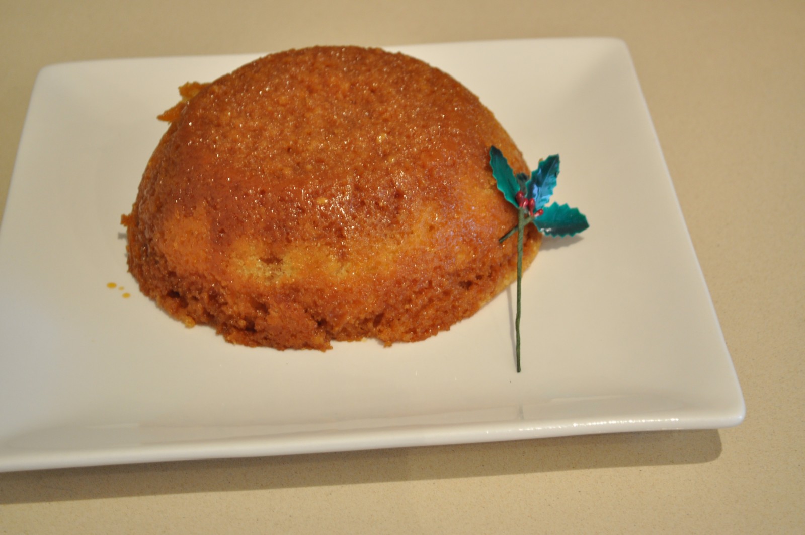 Steamed golden syrup pudding (no-fruit Christmas pudding)