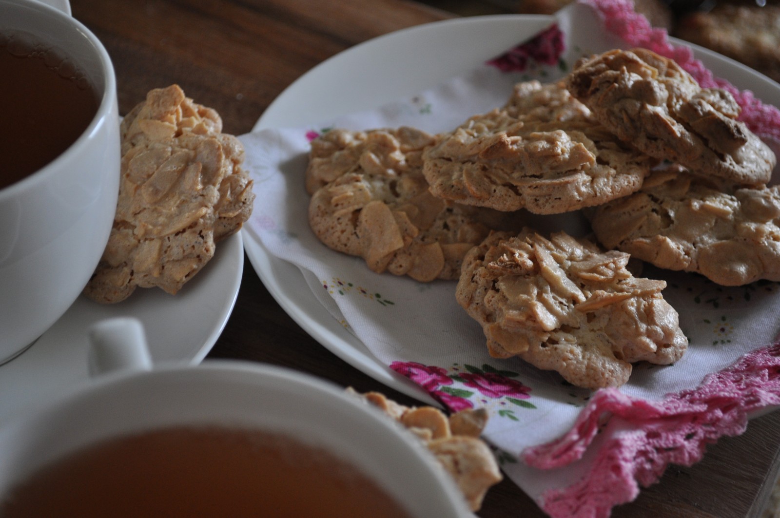 Gluten free almond crisps (almond cookies)