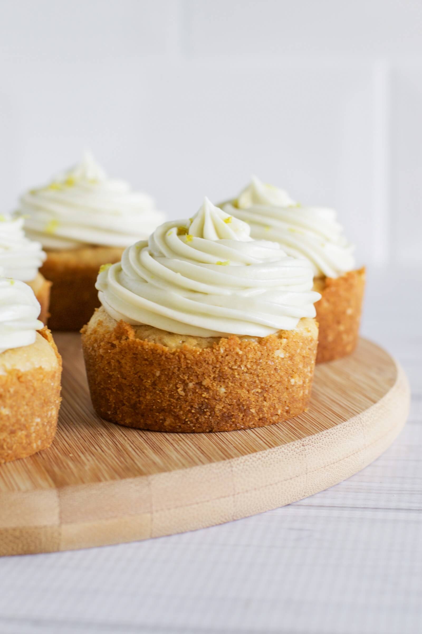 Lemon cheesecake cupcakes with lemon curd - Claire K Creations
