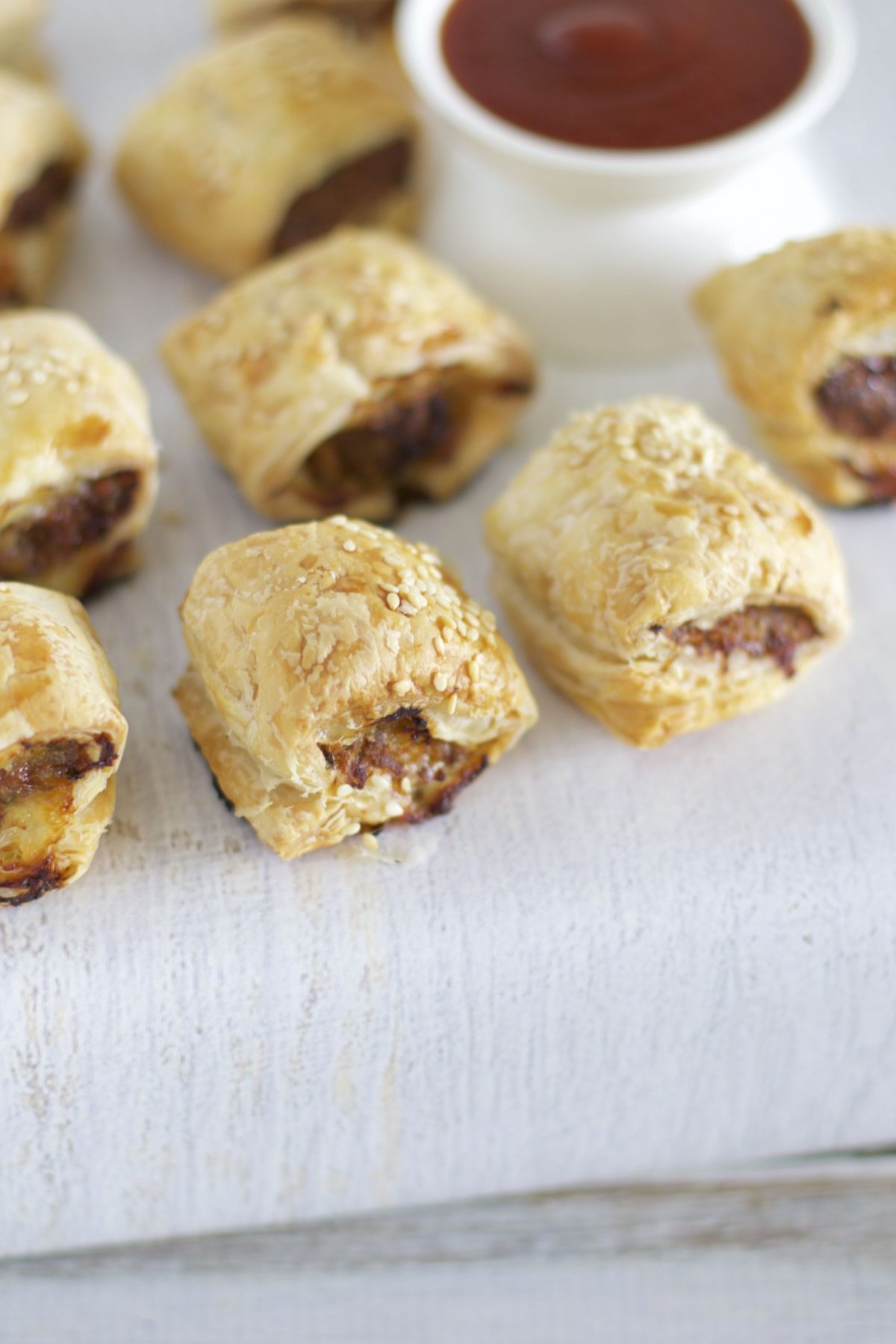 Party sausage rolls with apple and carrot - delicious and easy