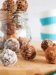 Make bliss balls in 30 seconds (no rolling involved!)