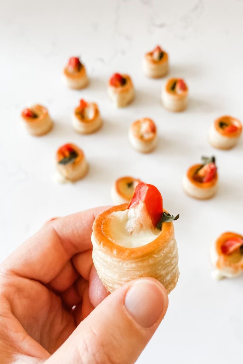 Easy Christmas vol-au-vent recipe (tomato + cheese)