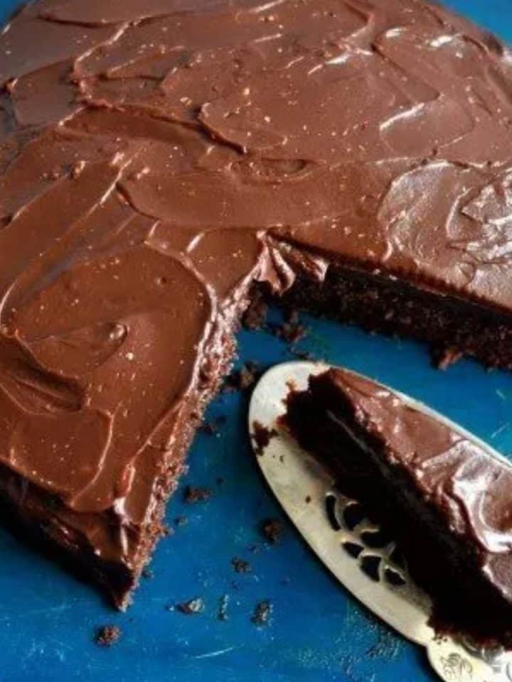 Best chocolate icing made with real chocolate - Claire K Creations